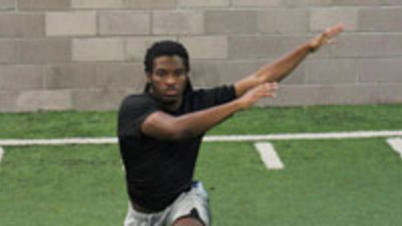 Six stretches to get NFL-caliber agility