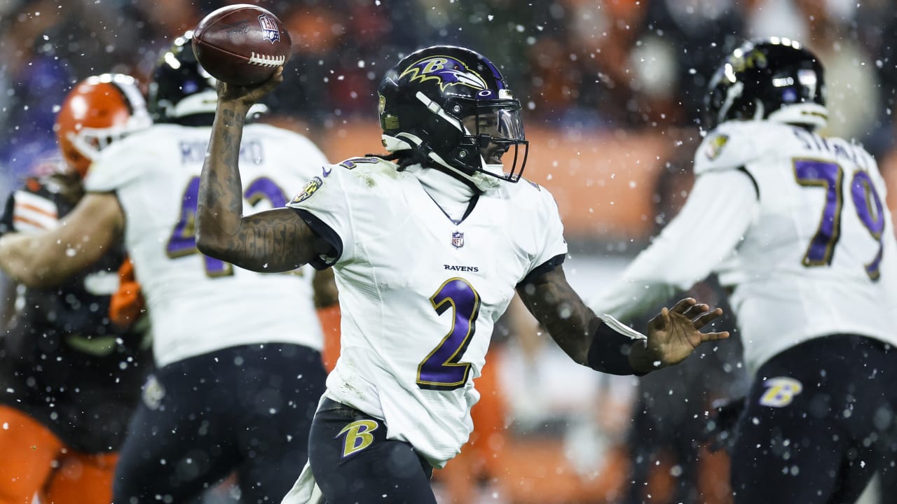 NFL Network Insider Ian Rapoport: Baltimore Ravens quarterback Tyler ...