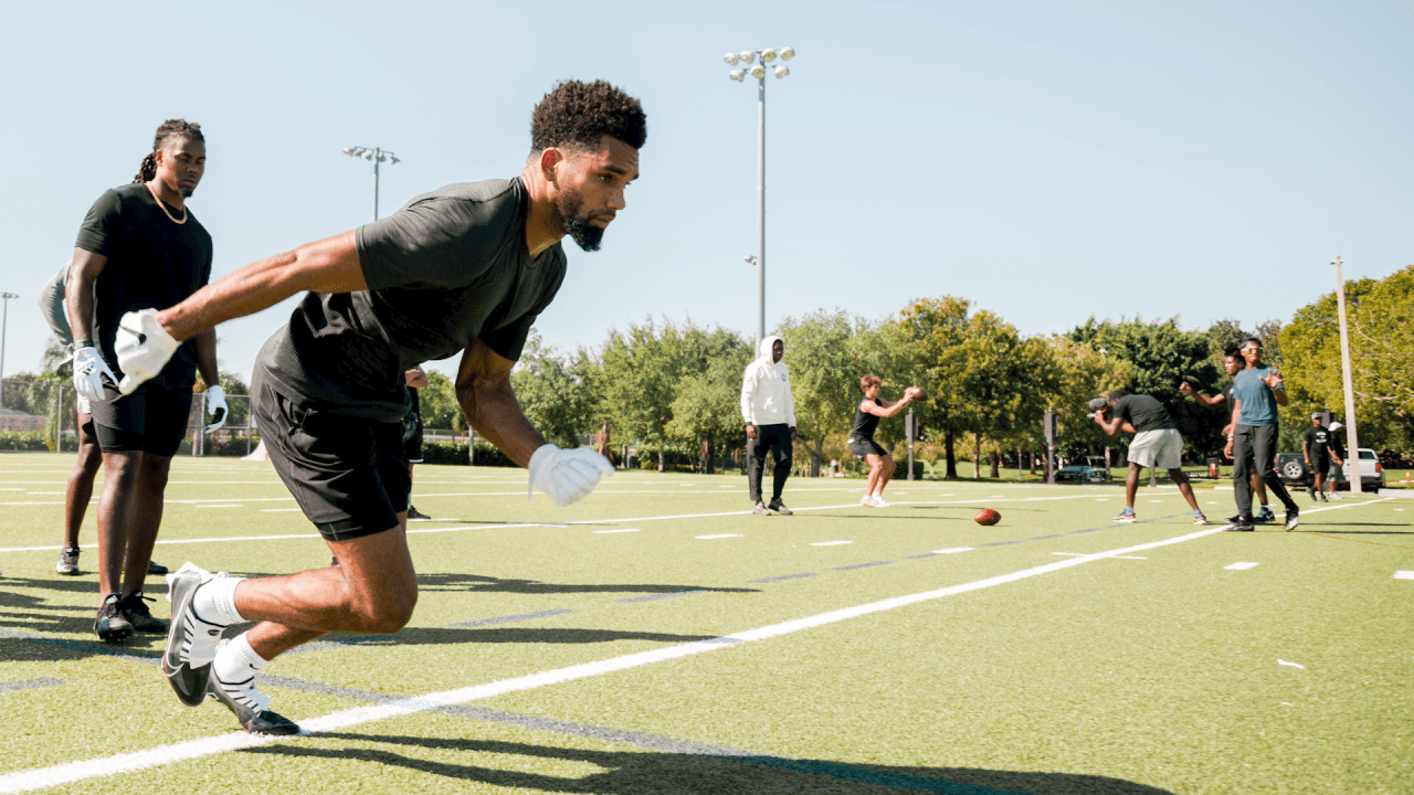 NFL wide receiver prospect Chris Olave trains for the pros | Gaining ...