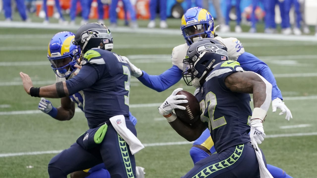 Seattle Seahawks quarterback Russell Wilson's lead block springs ...