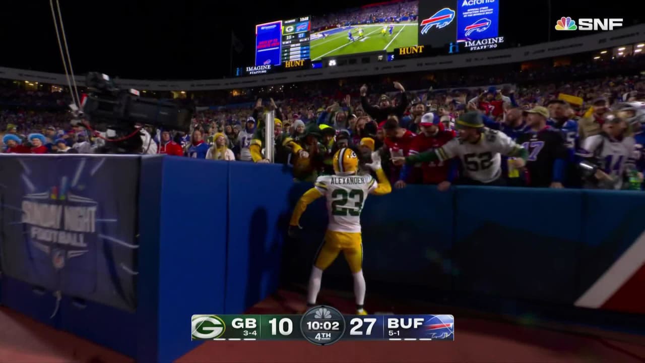 Green Bay Packers cornerback Jaire Alexander gifts a young fan with the ...