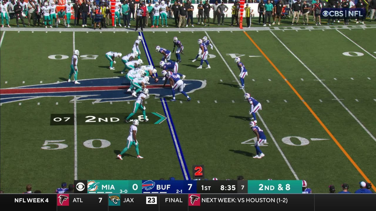 Miami Dolphins wide receiver Jaylen Waddle snags quarterback Tua ...