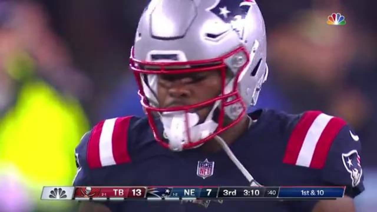 New England Patriots running back Damien Harris makes a Tampa Bay ...