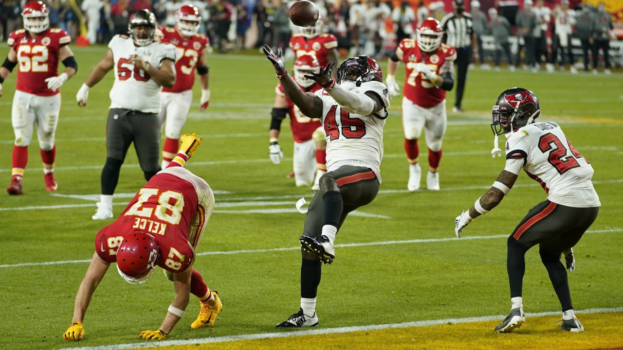 Tampa Bay Buccaneers linebacker Devin White caps strong night with ...