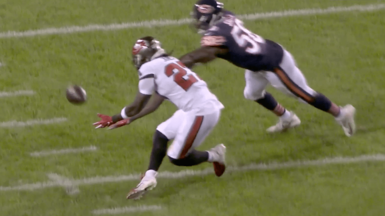 Tampa Bay Buccaneers running back Ronald Jones corrals bobbling ...
