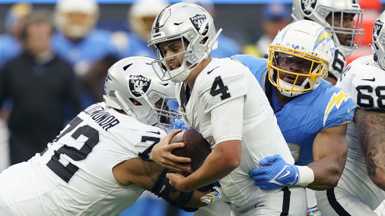 Los Angeles Chargers defensive end Khalil Mack secures his FIFTH sack ...