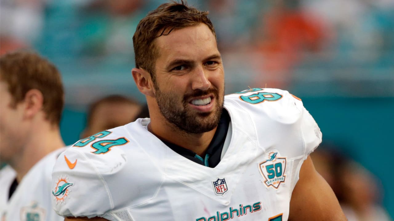 Jordan Cameron announces retirement after 6 seasons