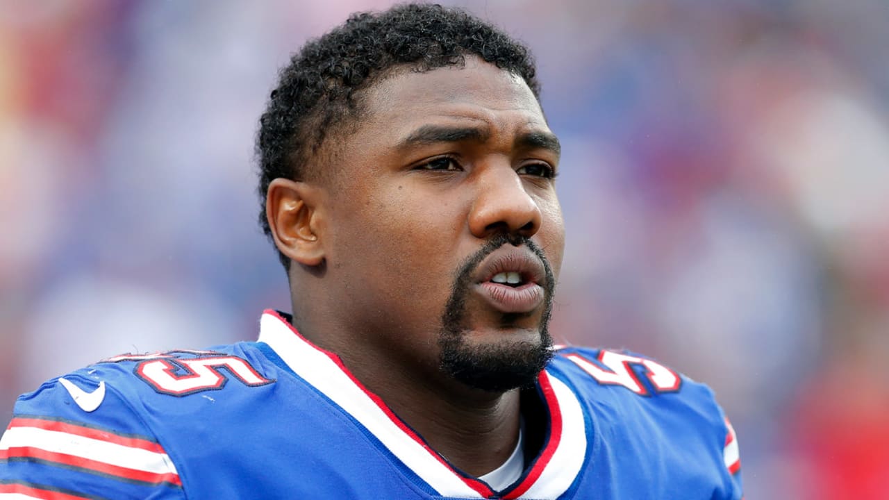 Bills' Jerry Hughes confronts, shouts at refs after loss