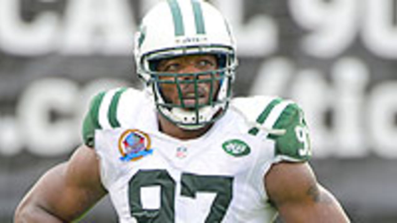 Calvin Pace rejoins New York Jets on one-year contract