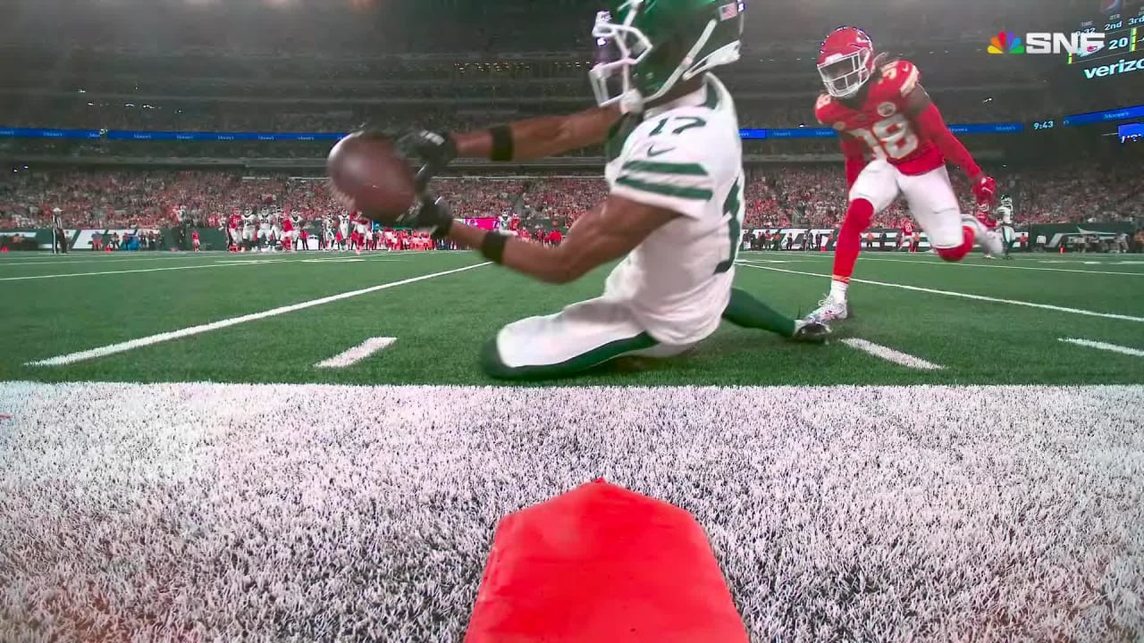 New York Jets wide receiver Garrett Wilson's sideline awareness is 100 ...