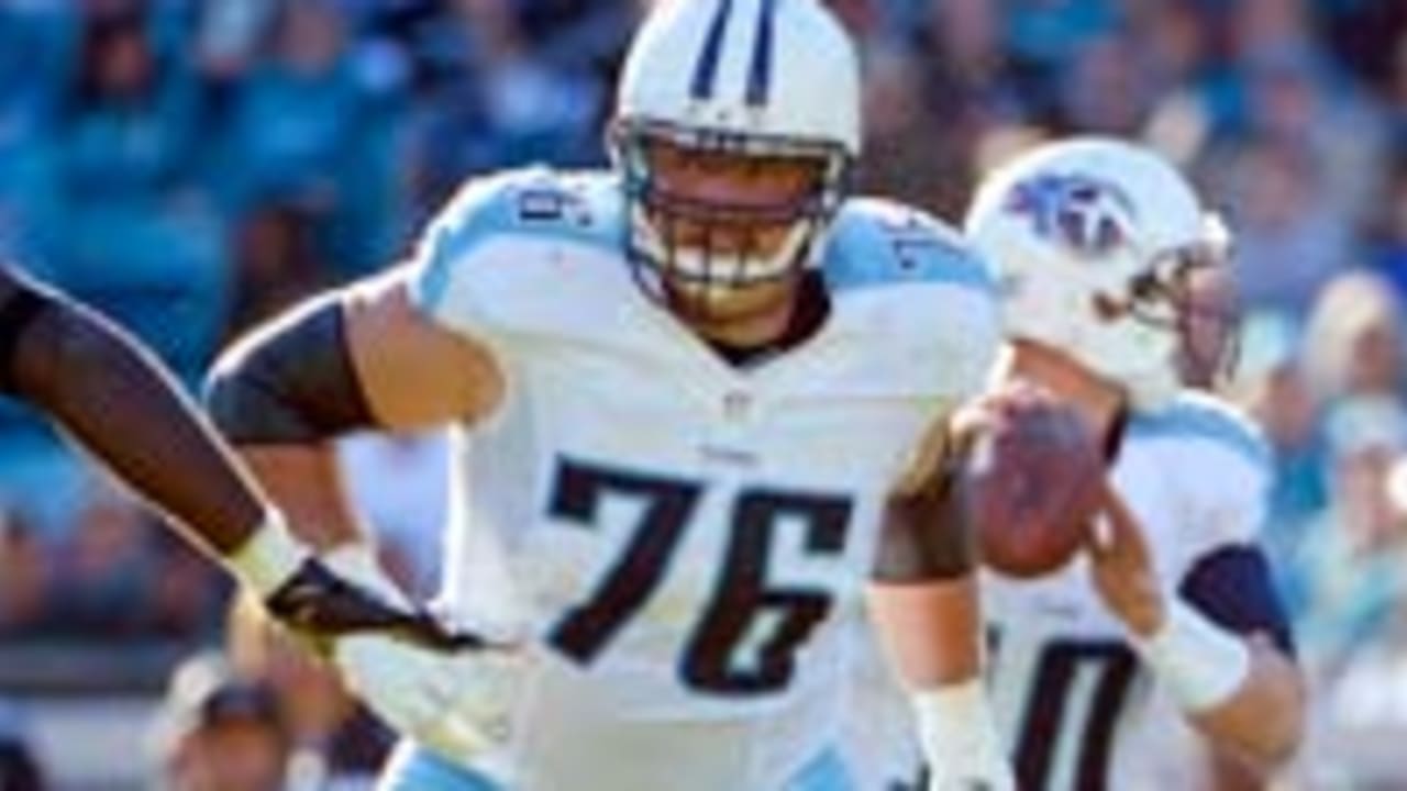 David Stewart of Tennessee Titans carted off with right leg injury