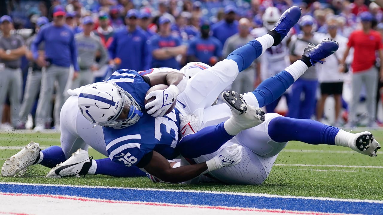 Indianapolis Colts running back Jason Huntley keeps body off ground on ...