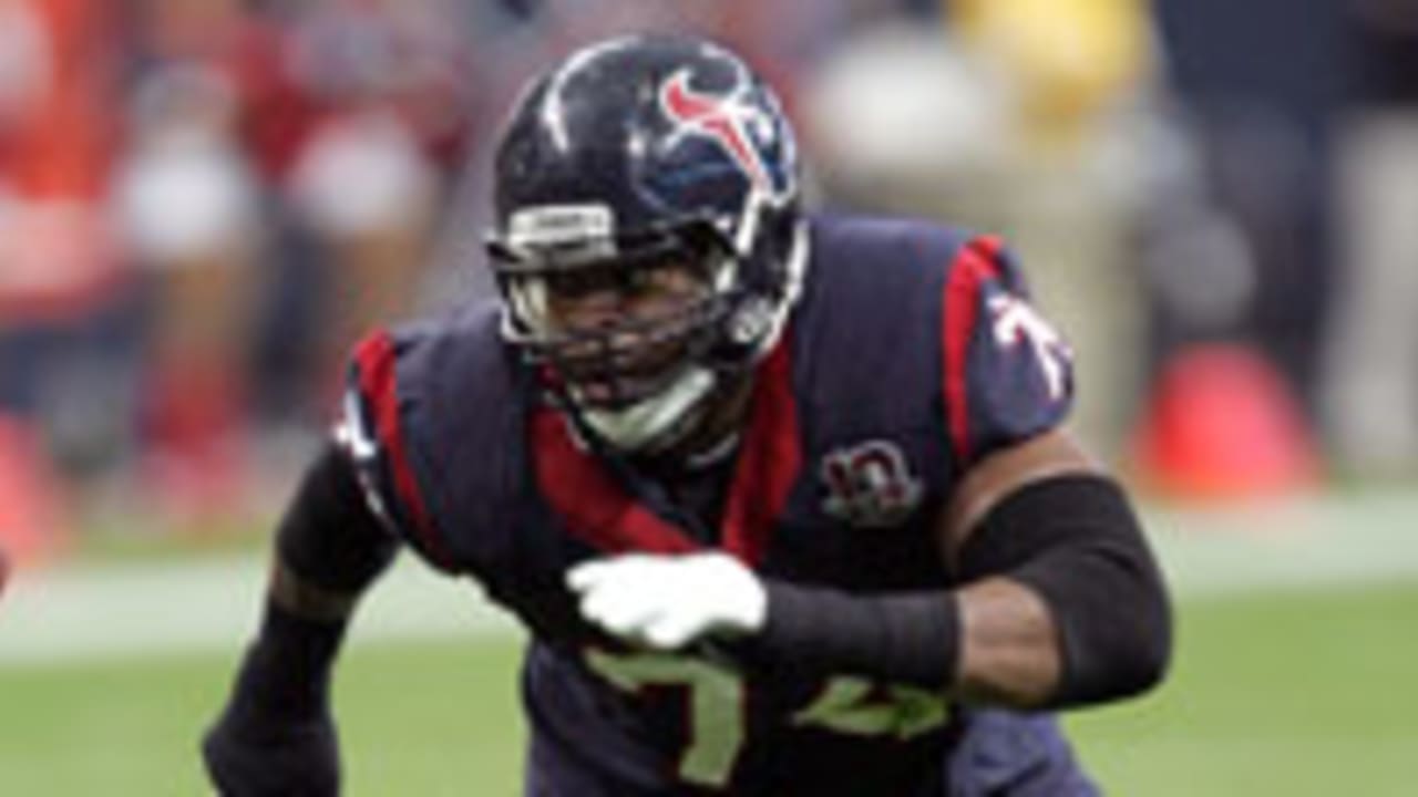 Houston Texans' Wade Smith undergoes knee surgery