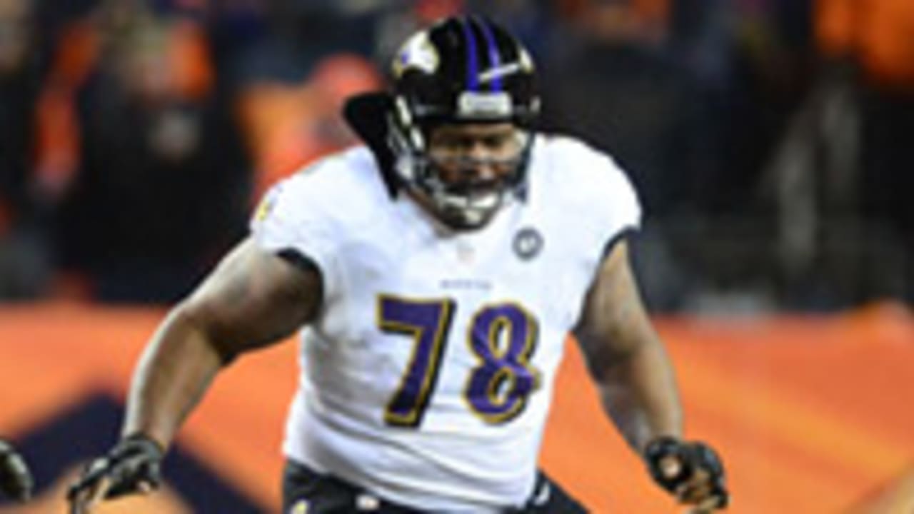 Miami Dolphins hosting free agent Bryant McKinnie