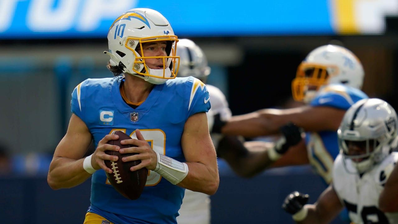 Can't-Miss Play: Los Angeles Chargers tight end Gerald Everett takes ...