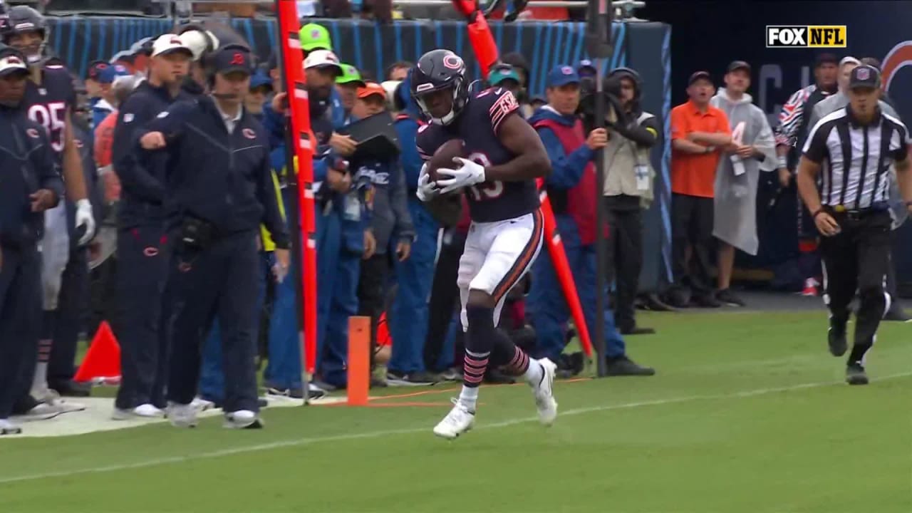 Chicago Bears quarterback Justin Fields drops 22-yard pass to wide ...