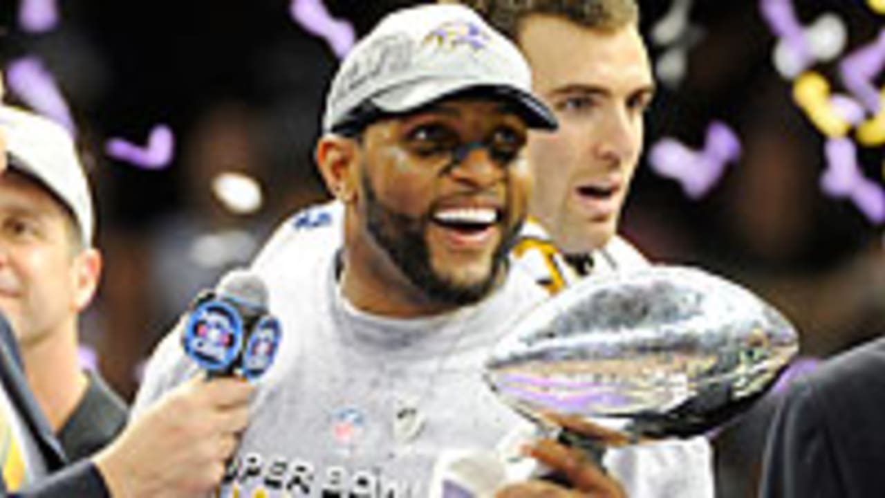 Ray Lewis' speech leaves Baltimore Ravens in tears