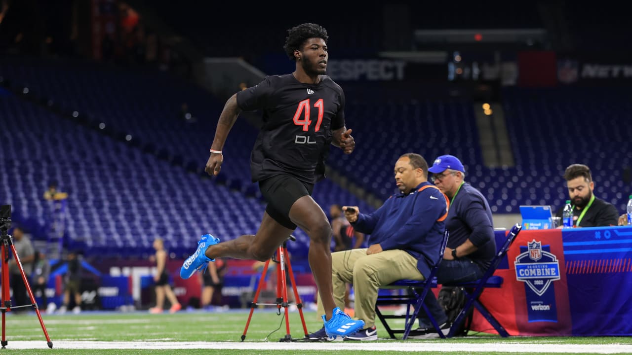 Defensive end Myjai Sanders runs an official 4.67-second time in the 40 ...