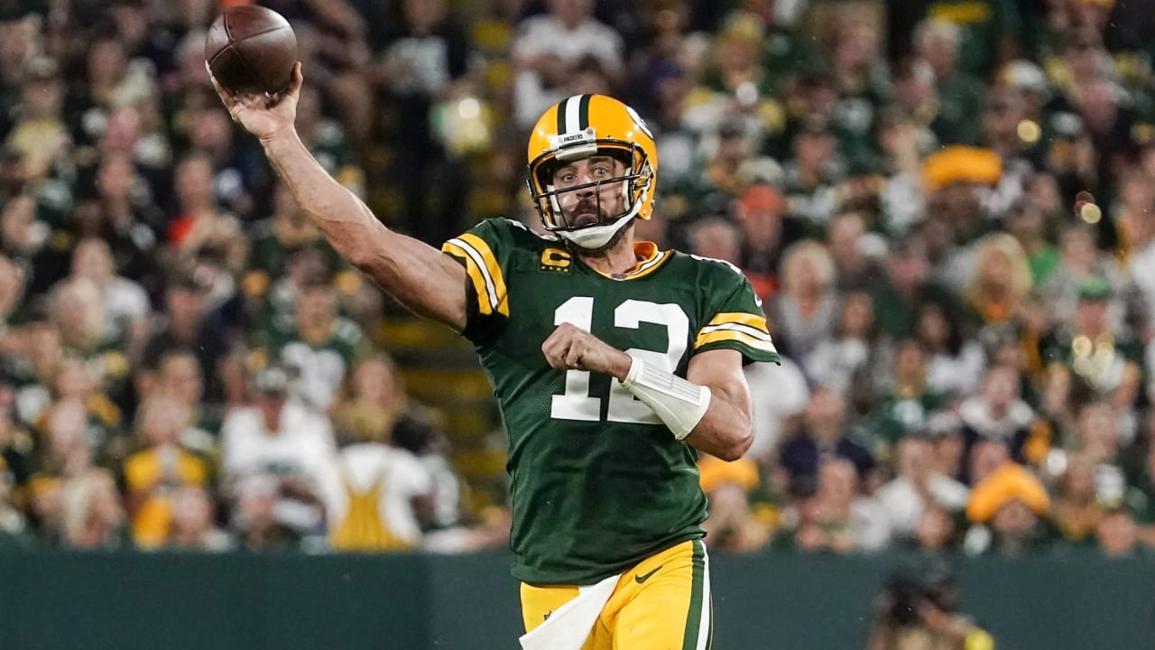 Can't-Miss Play: Green Bay Packers quarterback Aaron Rodgers dials ...
