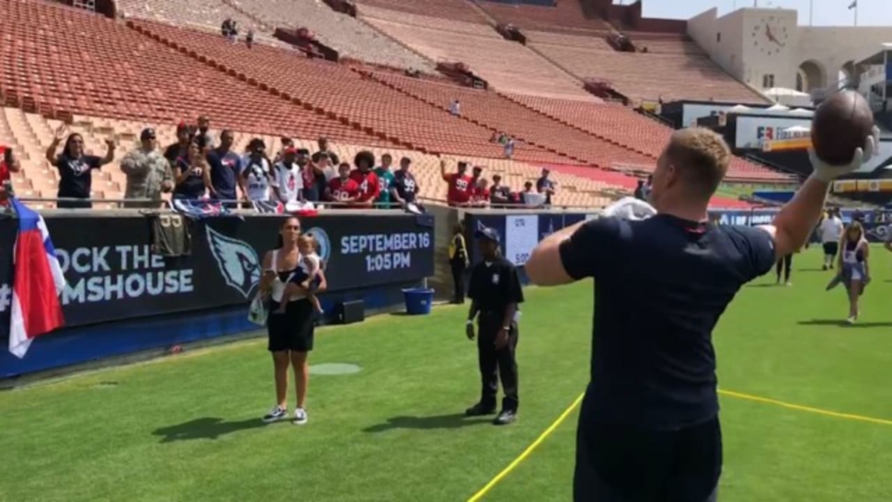 Watt plays catch with fans before preseason game vs. Rams