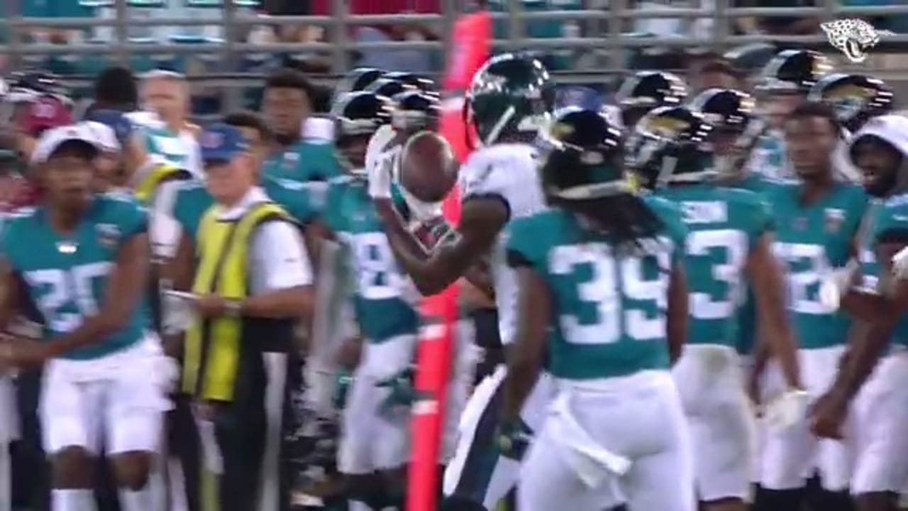 Eagles WR comes out of NOWHERE for toe-tap catch