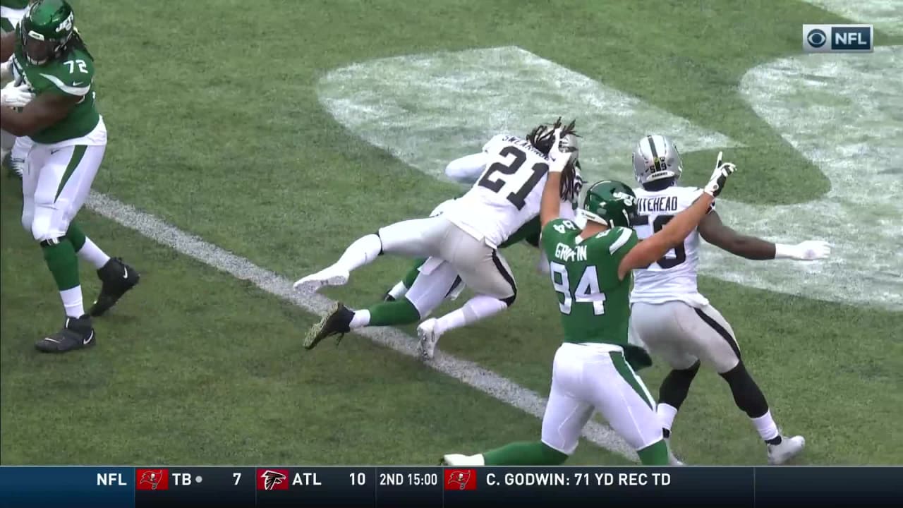 Sam Darnold takes zone-read in for physical TD run