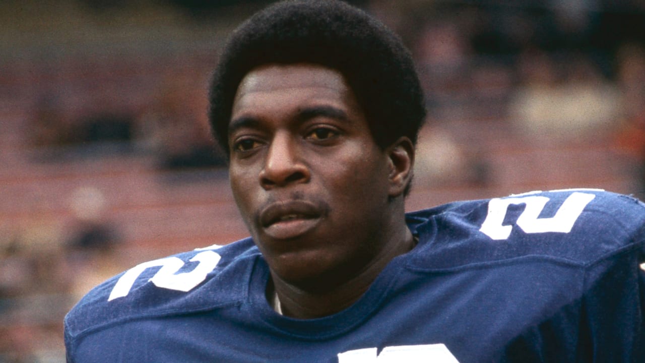Former Dallas Cowboys wide receiver Bob Hayes, only athlete to win ...