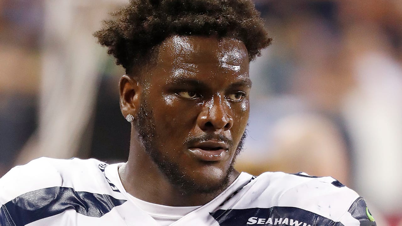 Seahawks agree to trade Frank Clark to Chiefs for draft picks
