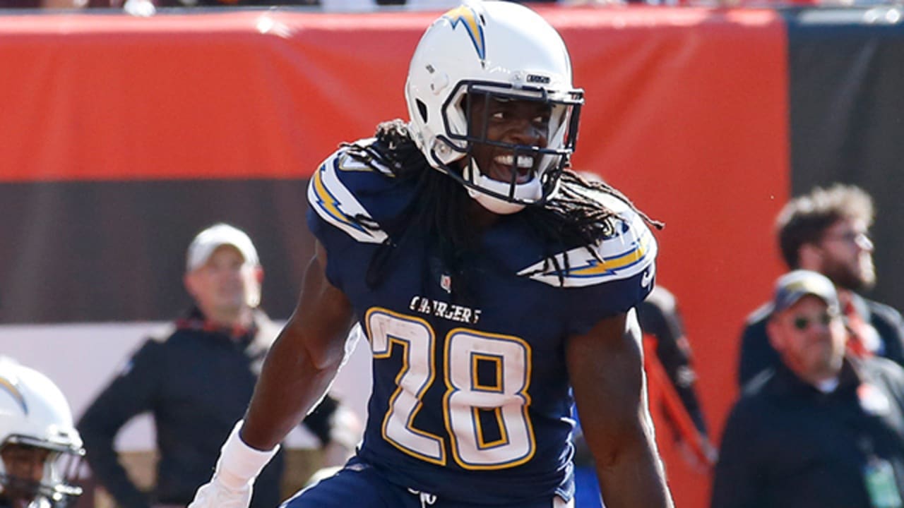 Melvin Gordon runs through defenders for 4-yard TD
