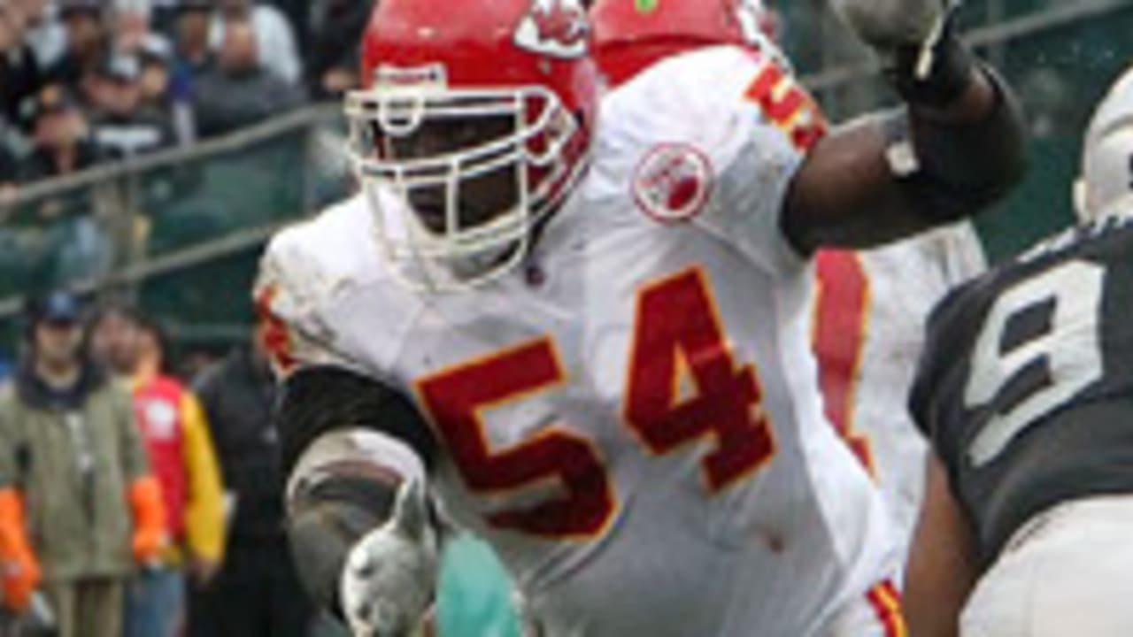Brian Waters retires after 13 seasons in NFL