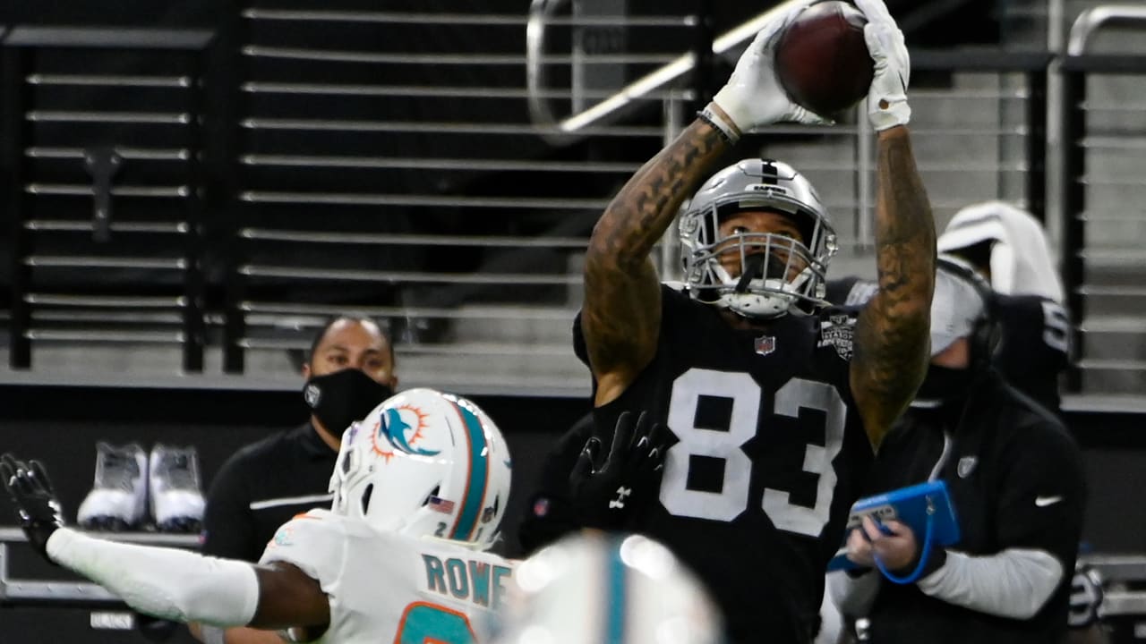 Las Vegas Raiders tight end Darren Waller adjusts for Raiders ...