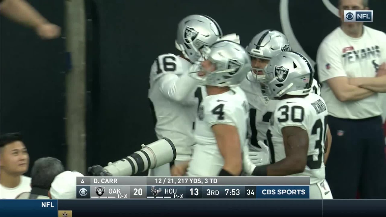 Derek Carr escapes heavy pressure to uncork 46-yard TD to Tyrell Williams