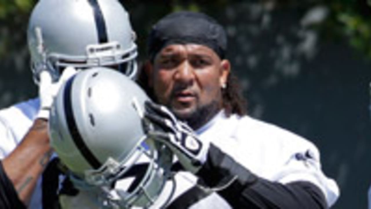 Donald Penn: Raiders to 'run the ball, then run it again'