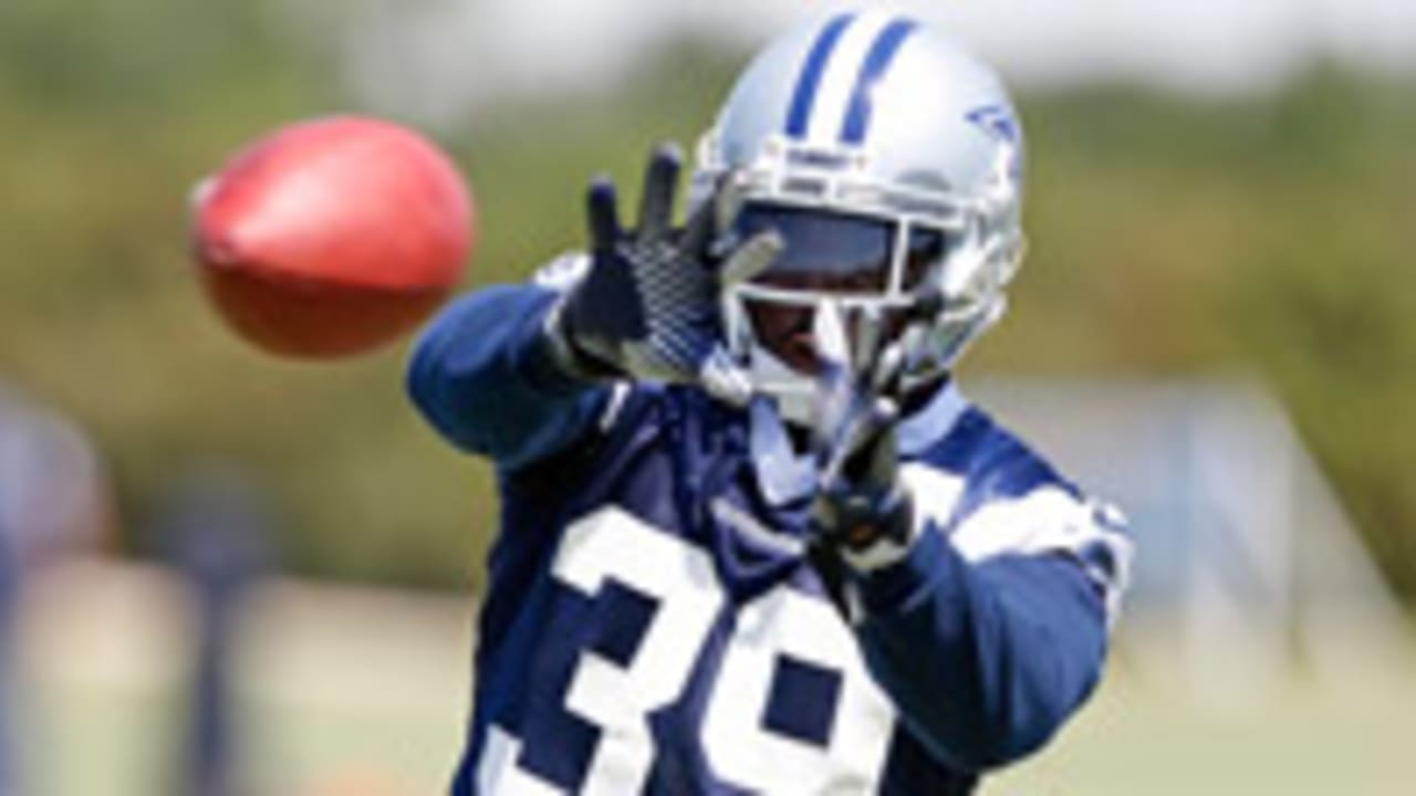 Brandon Carr watches his first son's birth on FaceTime