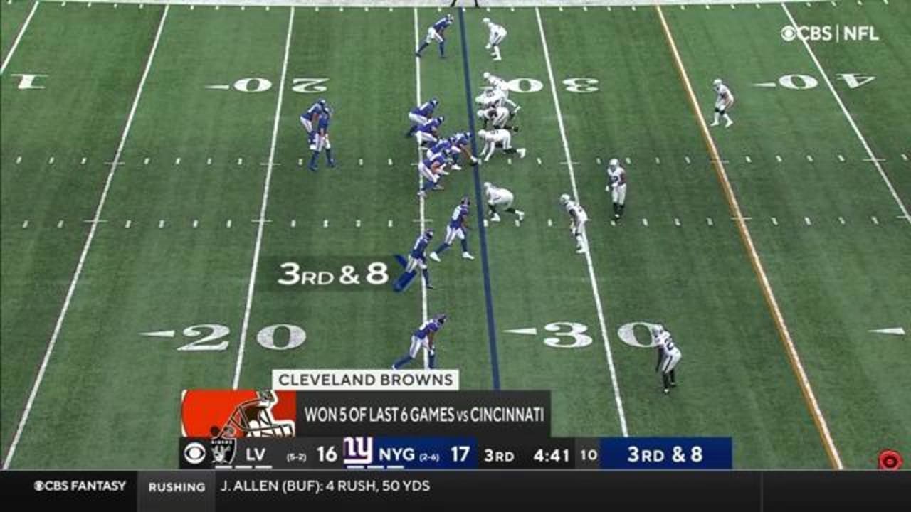 New York Giants quarterback Daniel Jones rips pass over the middle to ...