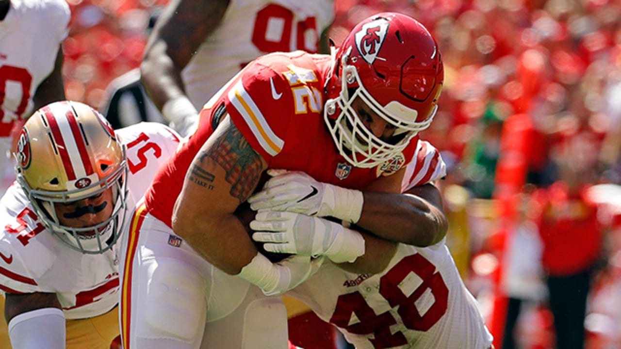 Anthony Sherman bulldozes his way to 1-yard line on catch and run