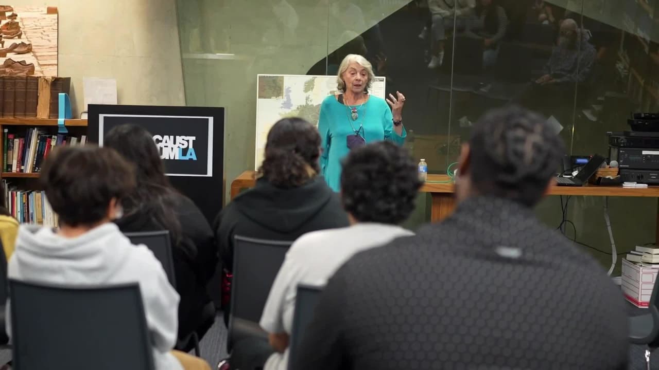 Los Angeles Rams offensive lineman Tremayne Anchrum hosts kids on a ...