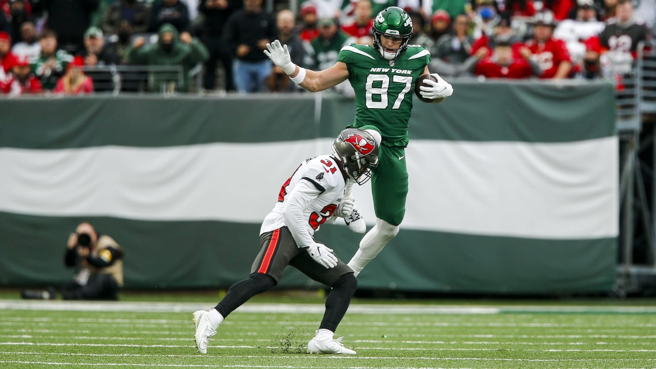 New York Jets tight end Daniel Brown's ambitious hurdle caps off ...