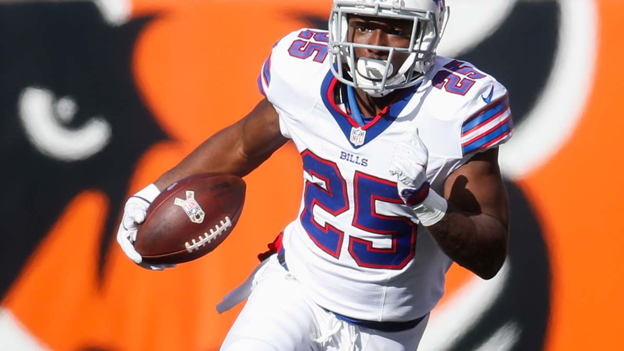 Bills' LeSean McCoy exits game with thumb injury
