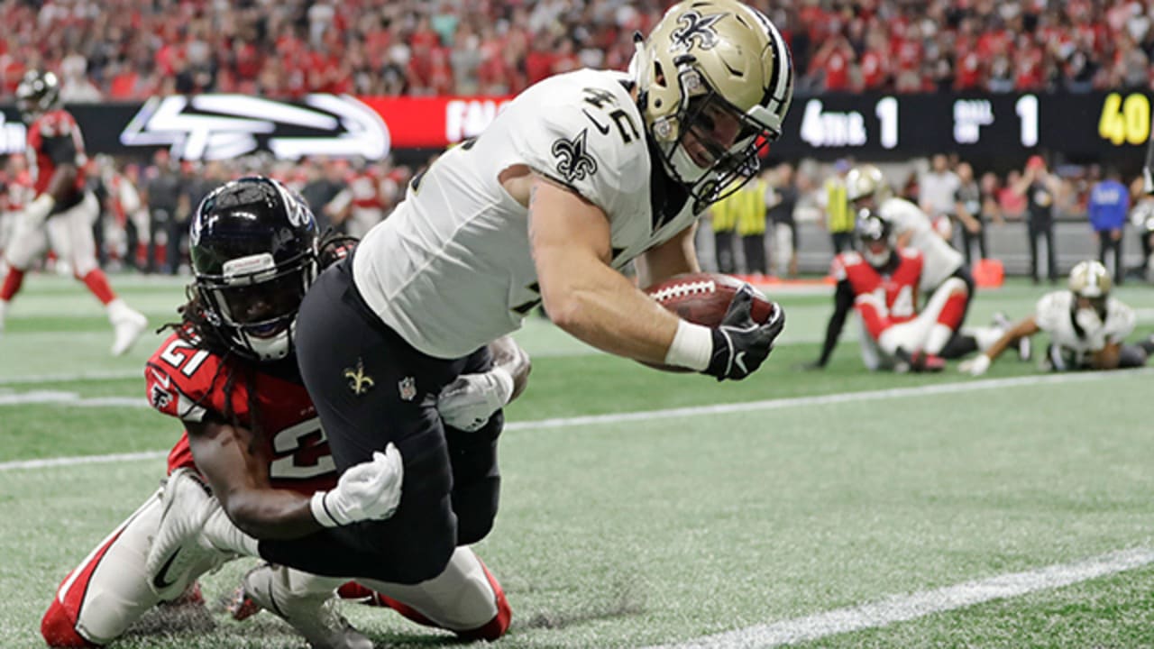 Zach Line rolls to the outside for TD catch in front of defender