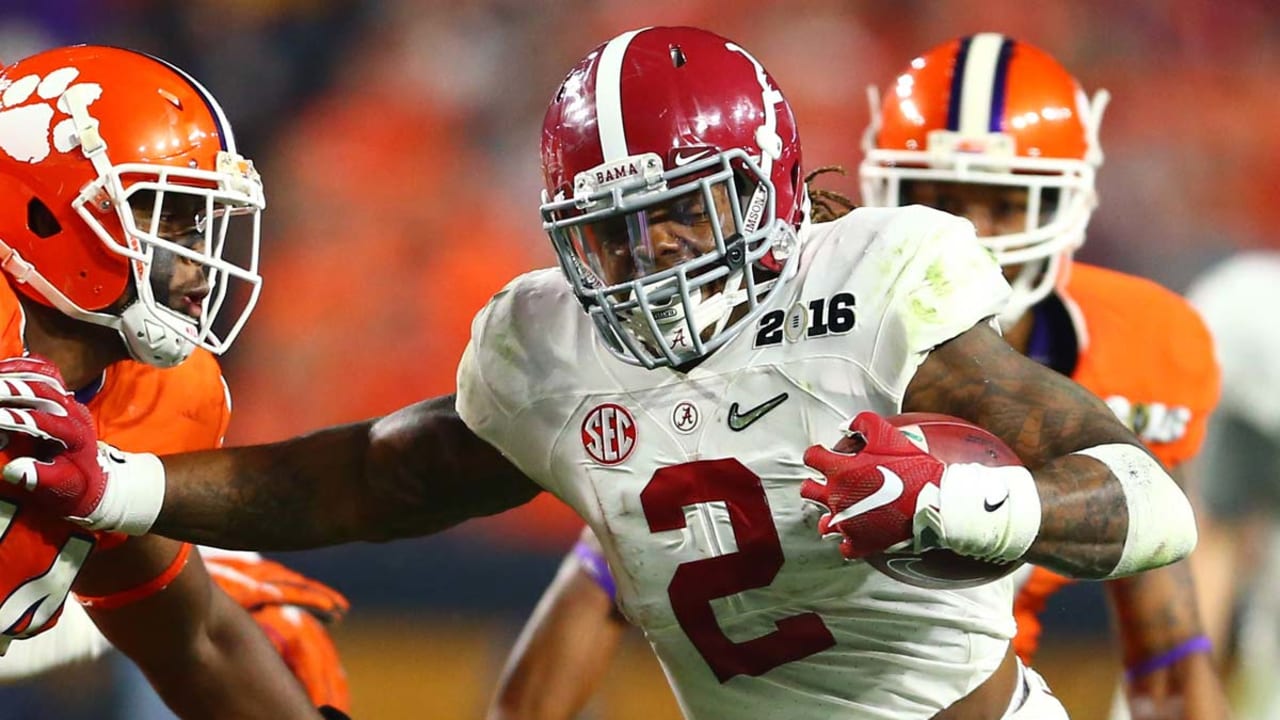 Tennessee Titans sign Derrick Henry to rookie contract