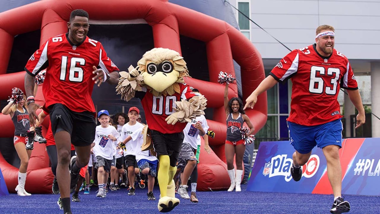 Get Moving, Canada! NFL PLAY 60 Flies North for Year Three