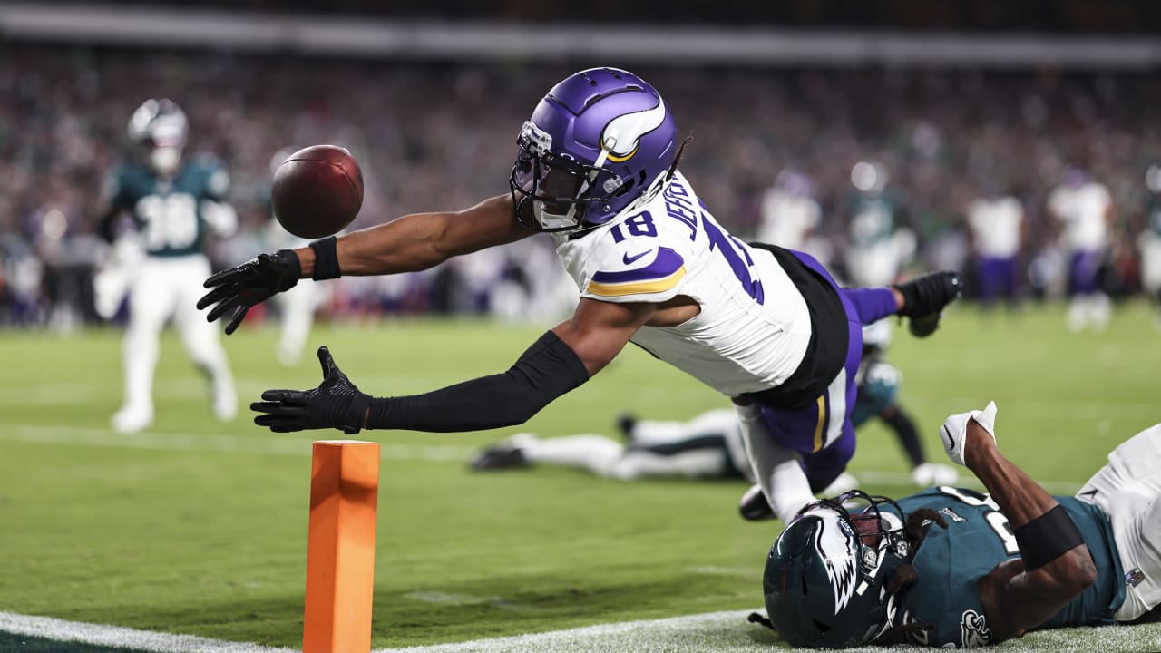 Minnesota Vikings wide receiver Justin Jefferson's pylon reach results ...