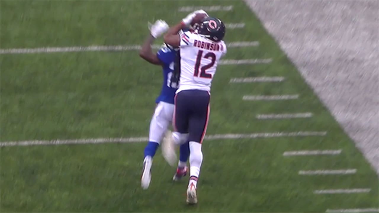 Helmet catch! Robinson traps ball on Webb's helmet for crazy 30-yard grab