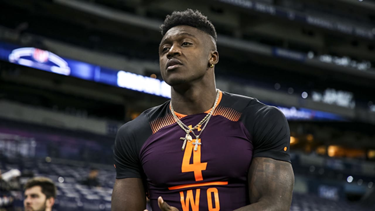 Ole Miss wide receiver A.J. Brown hauls in impressive one-hand snag on ...