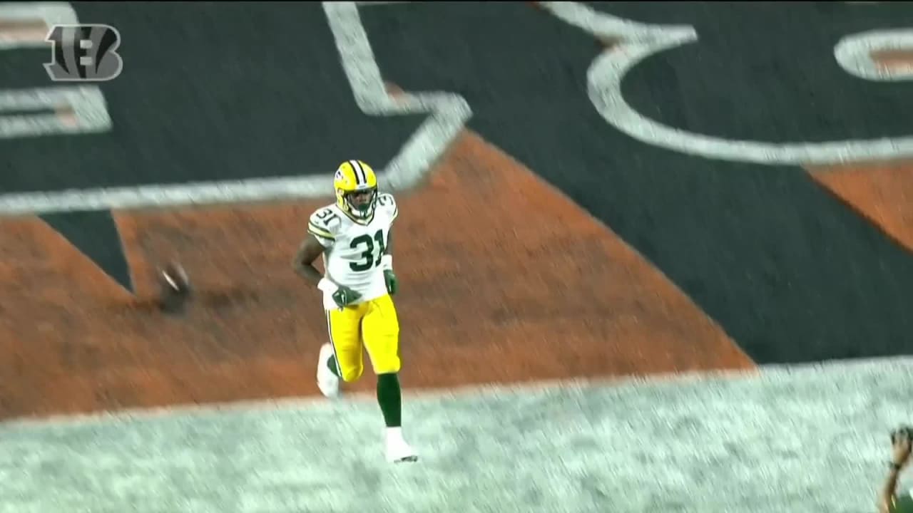 Green Bay Packers rookie running back Emanuel Wilson burst through hole ...