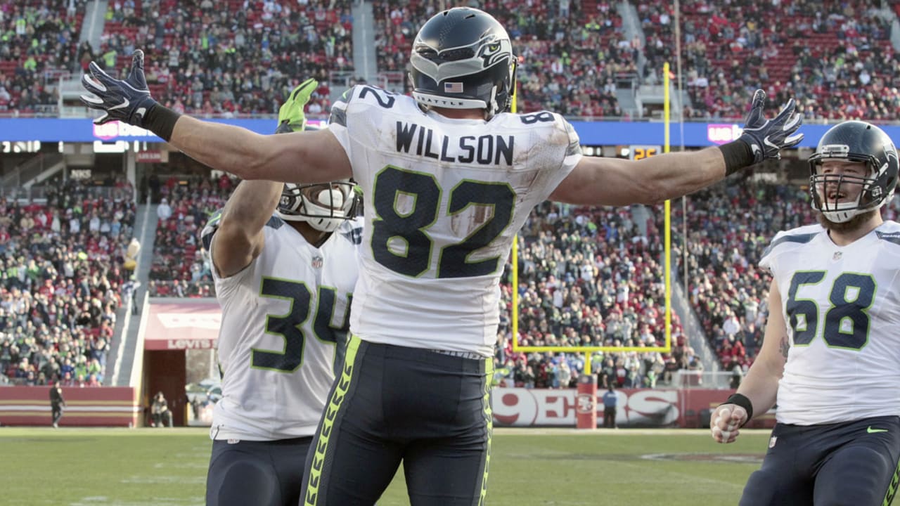 Luke Willson channels inner 'wolf' in announcement