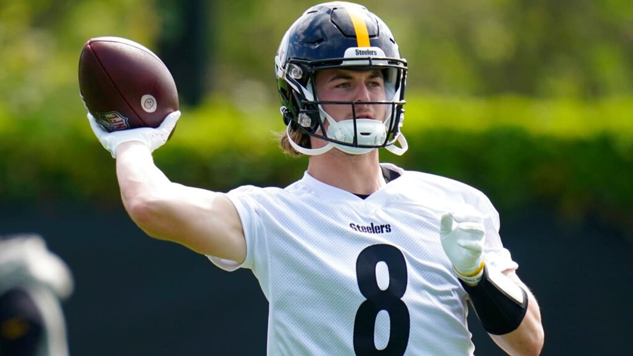 Steelers agree to terms with first-round QB Kenny Pickett on rookie deal