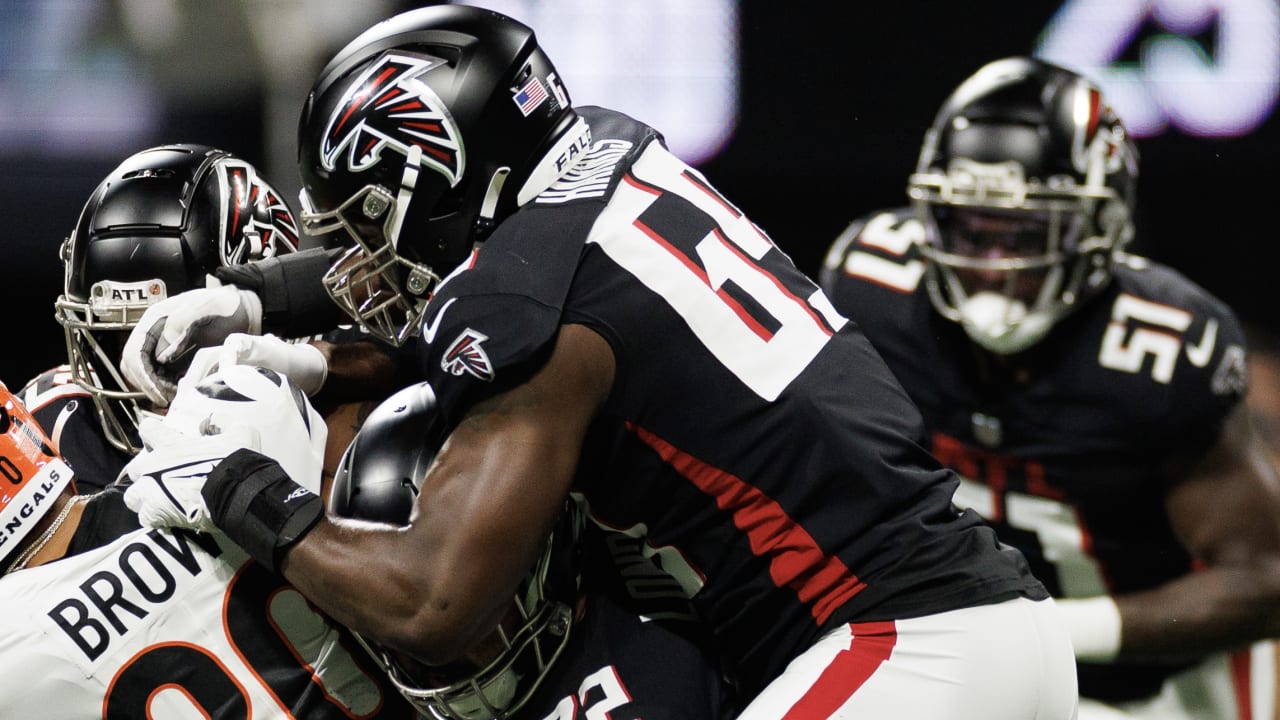 Atlanta Falcons defensive linemen Delontae Scott and Justin Ellis ...