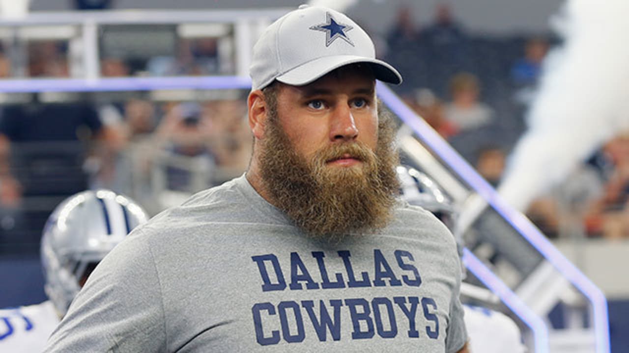Dallas Cowboys have no timetable for center Travis Frederick's return